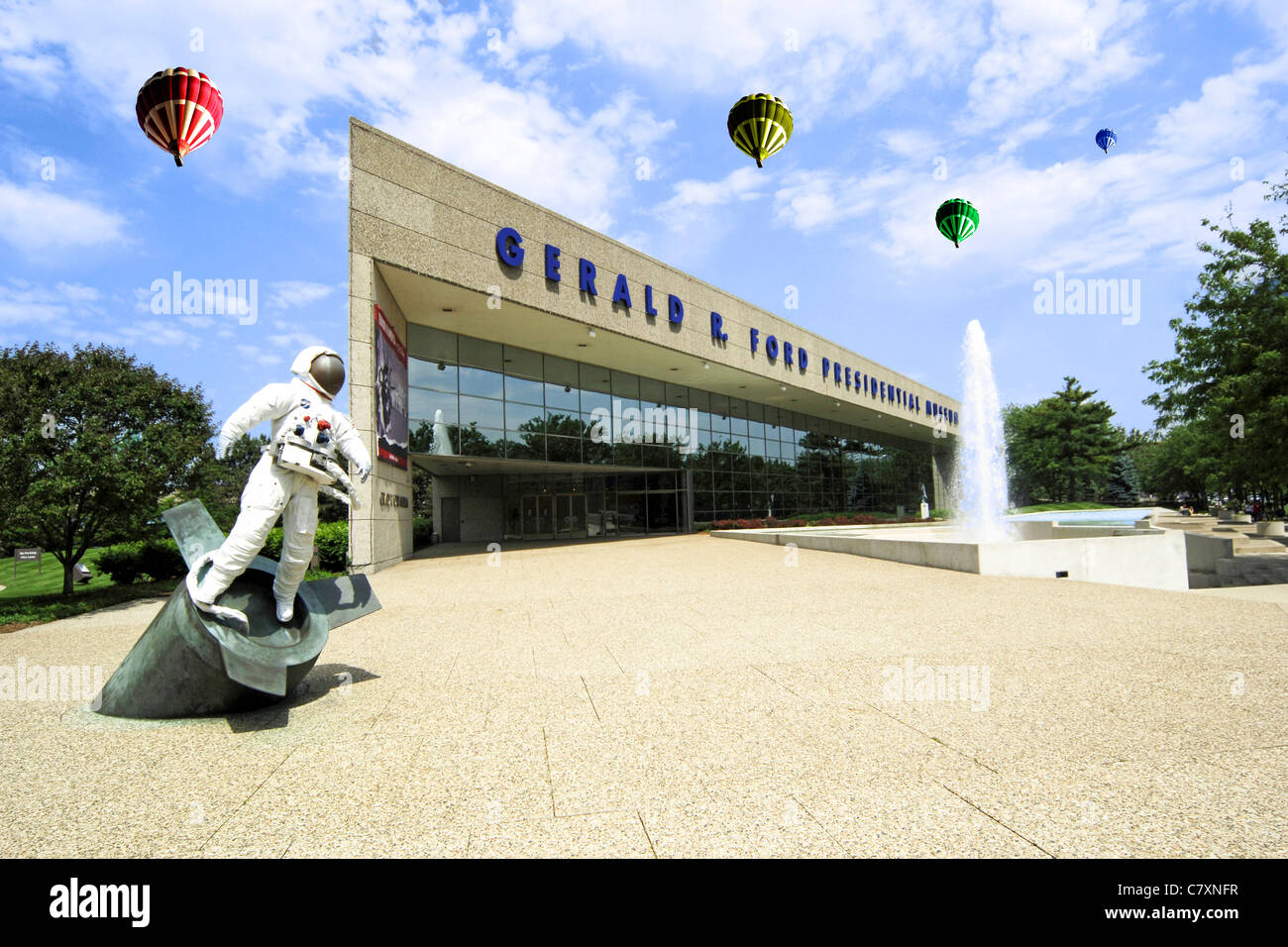Hot Air Balloons over the Gerald R Ford Museum at Grand Rapids Michigan ...