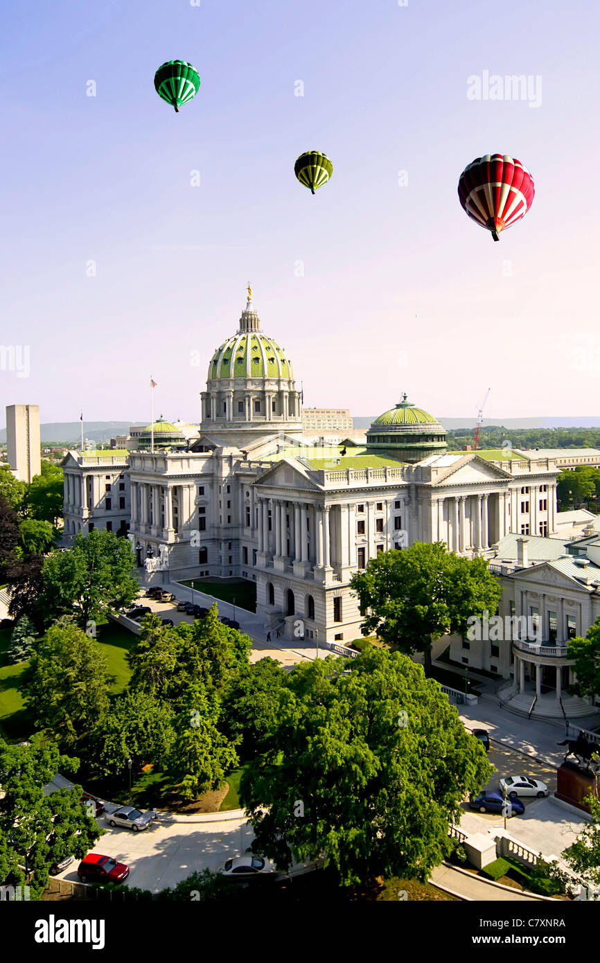 Hot air balloons over state hi-res stock photography and images - Alamy