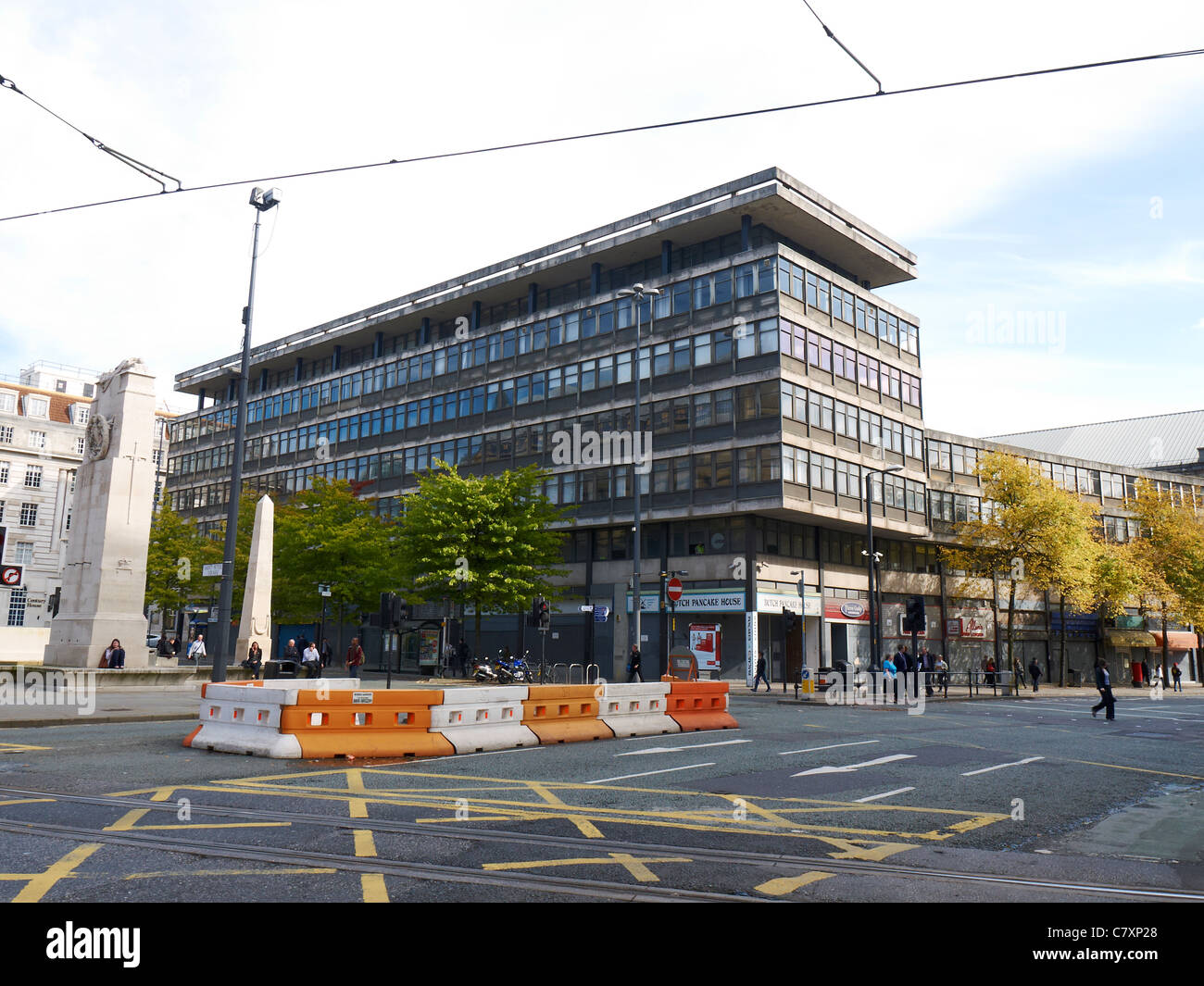Elizabeth House on St Peter`s Square in Manchester UK Stock Photo - Alamy