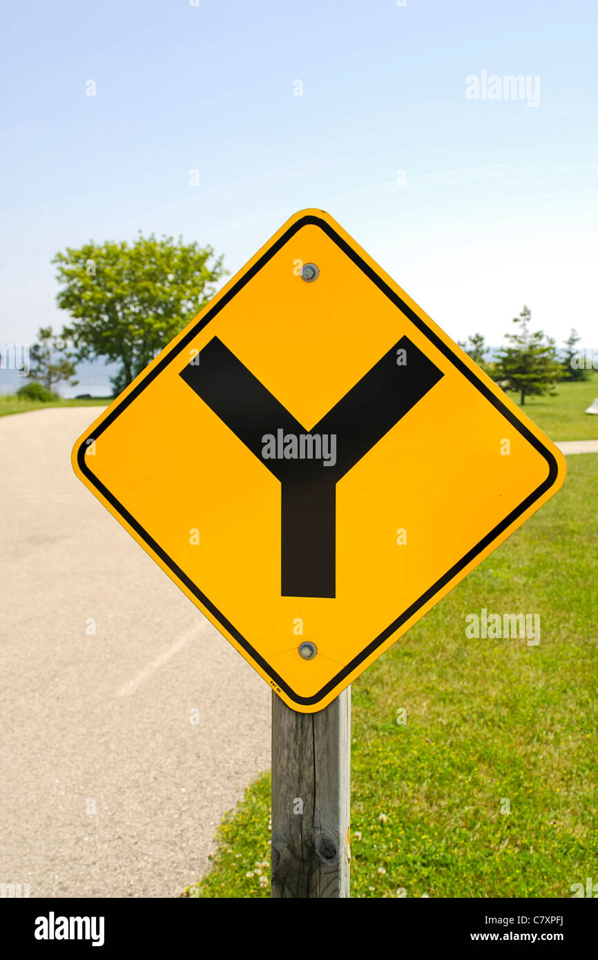 Y road junction hi-res stock photography and images - Alamy