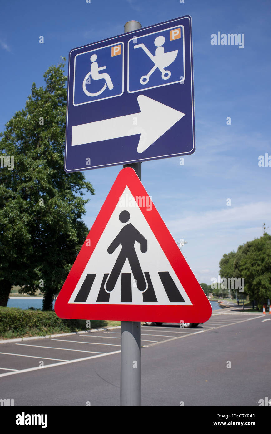 Pedestrian crossing sign hi-res stock photography and images - Alamy