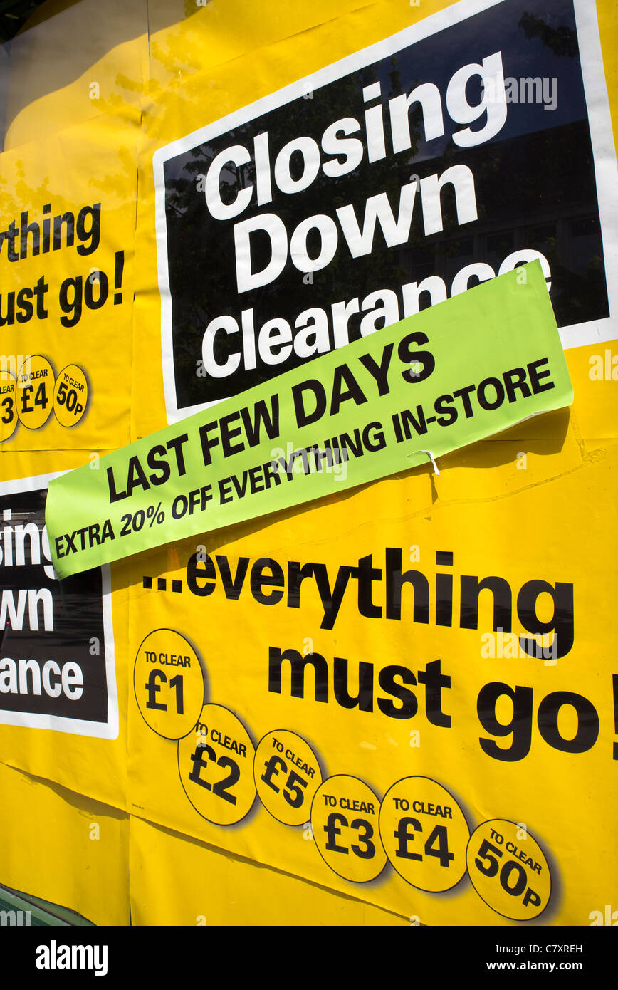 Clearance sale signs hi-res stock photography and images - Alamy