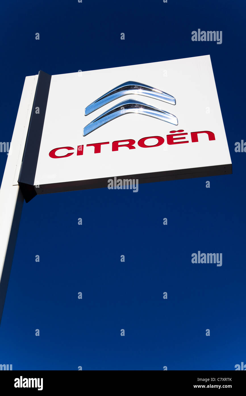 Citroen car dealer sign hi-res stock photography and images - Alamy
