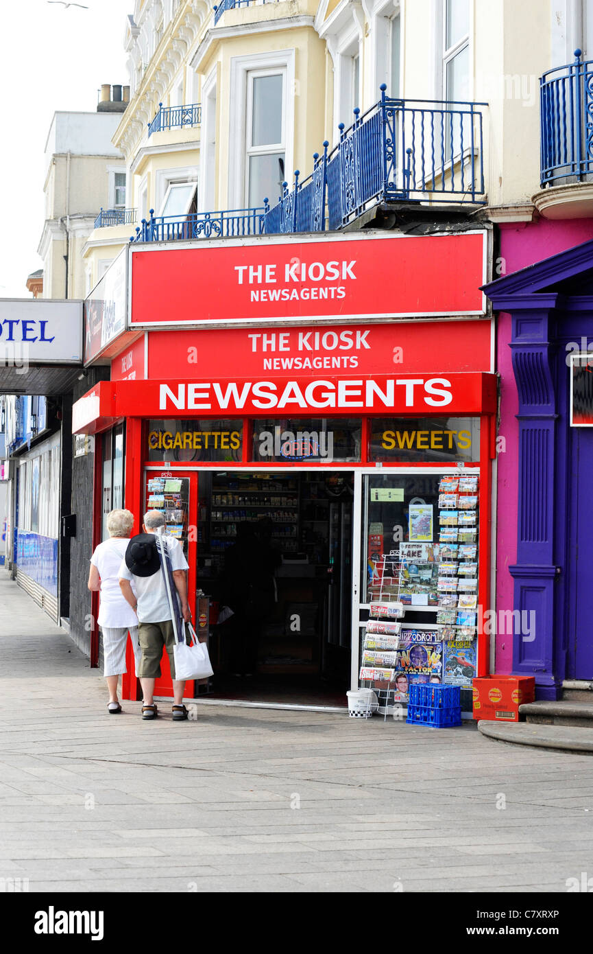 Newsagents shop front uk hi-res stock photography and images - Alamy