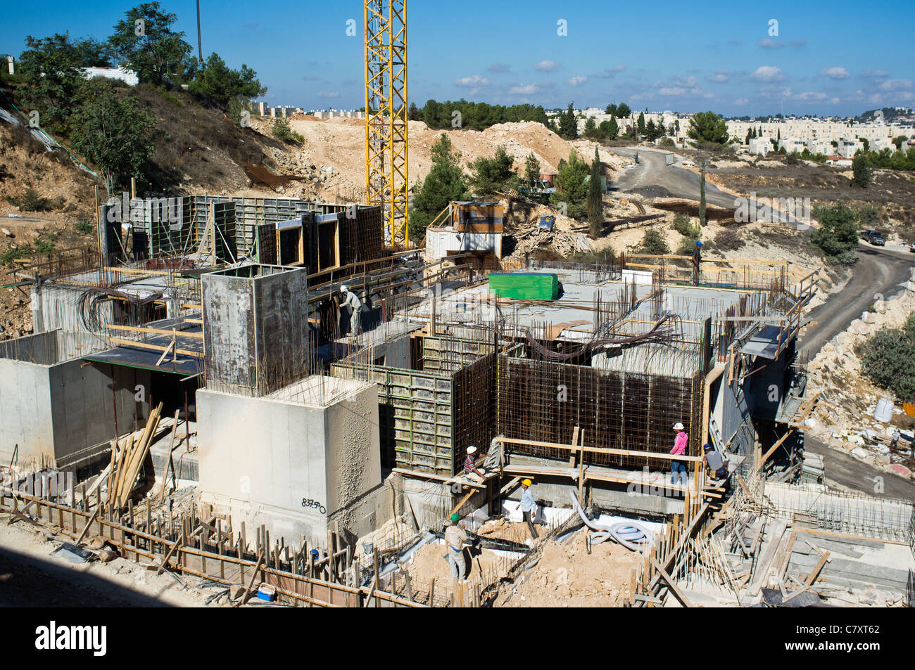 Housing construction continues in Giloh as the Jerusalem District ...