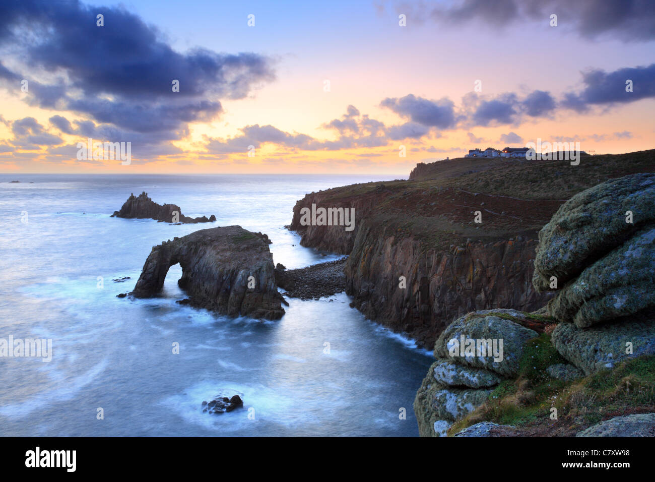 Sea stack arch hi-res stock photography and images - Alamy