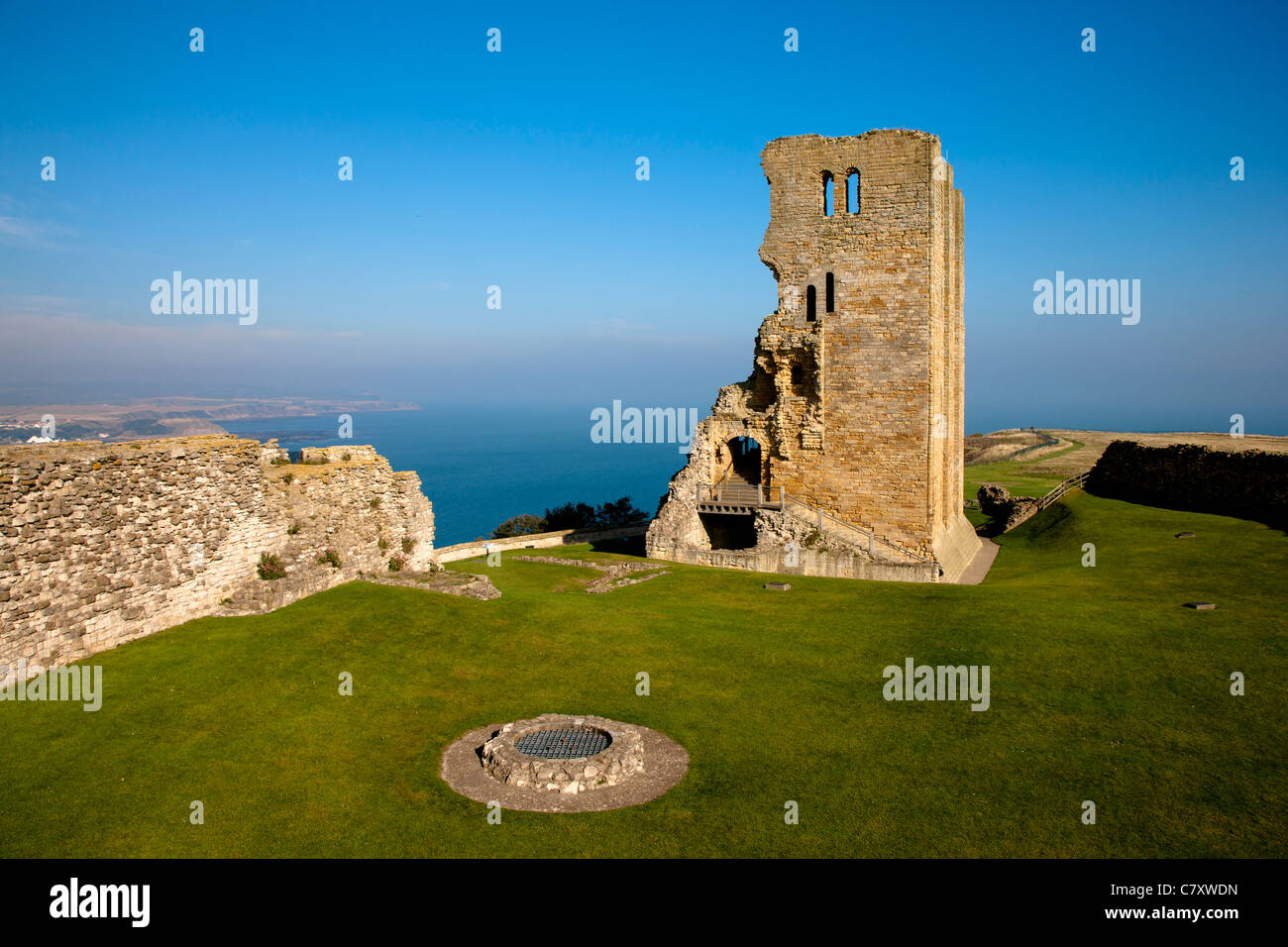 The Norman Keep, Scarborough Castle Stock Photo - Alamy