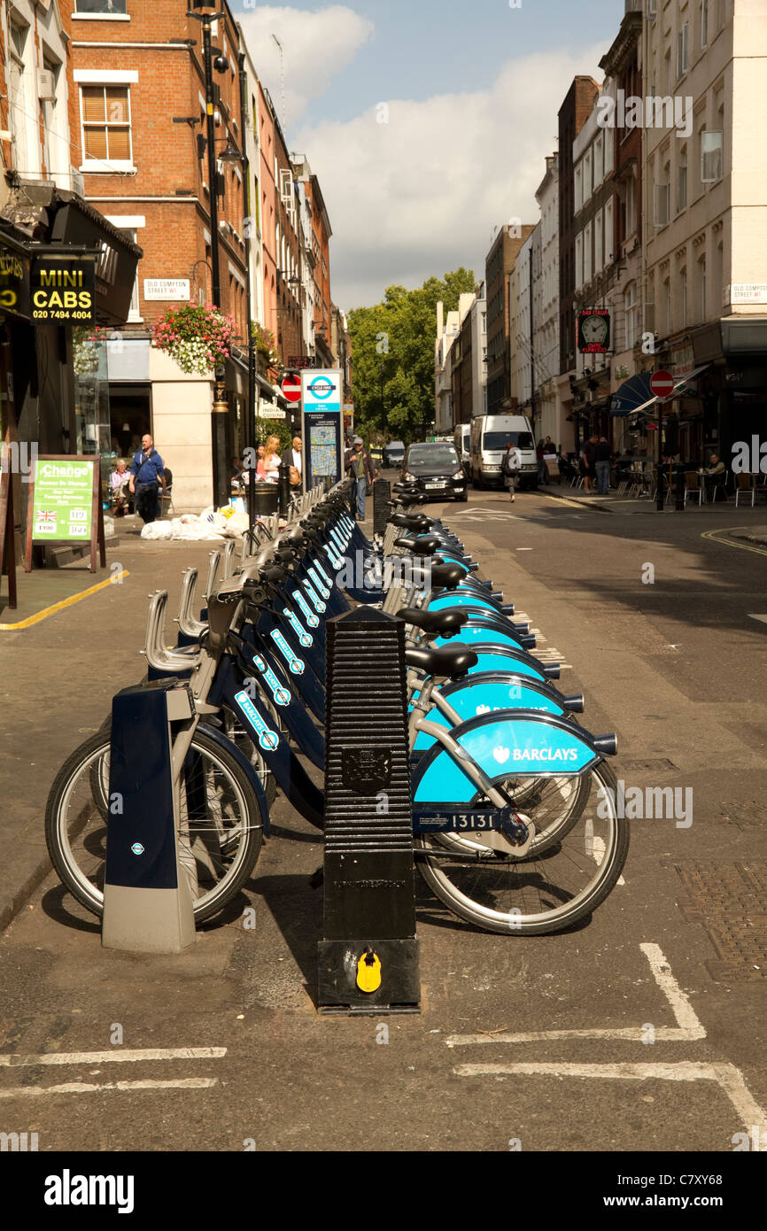Orderly line london hi-res stock photography and images - Alamy
