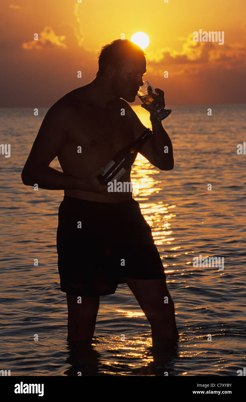 Maldives, beach dinner Stock Photo - Alamy