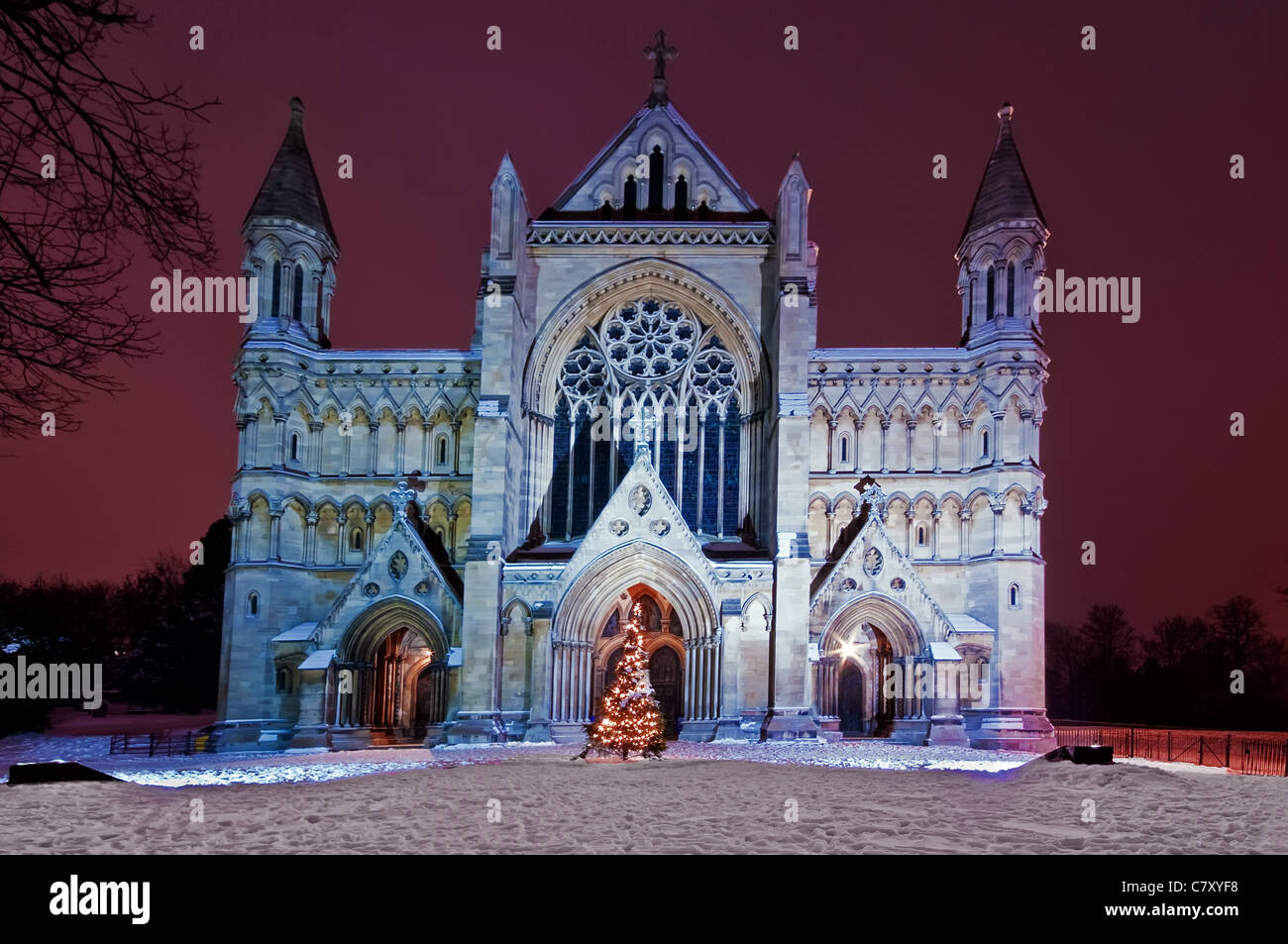 St albans abbey and cathedral hi-res stock photography and images - Alamy