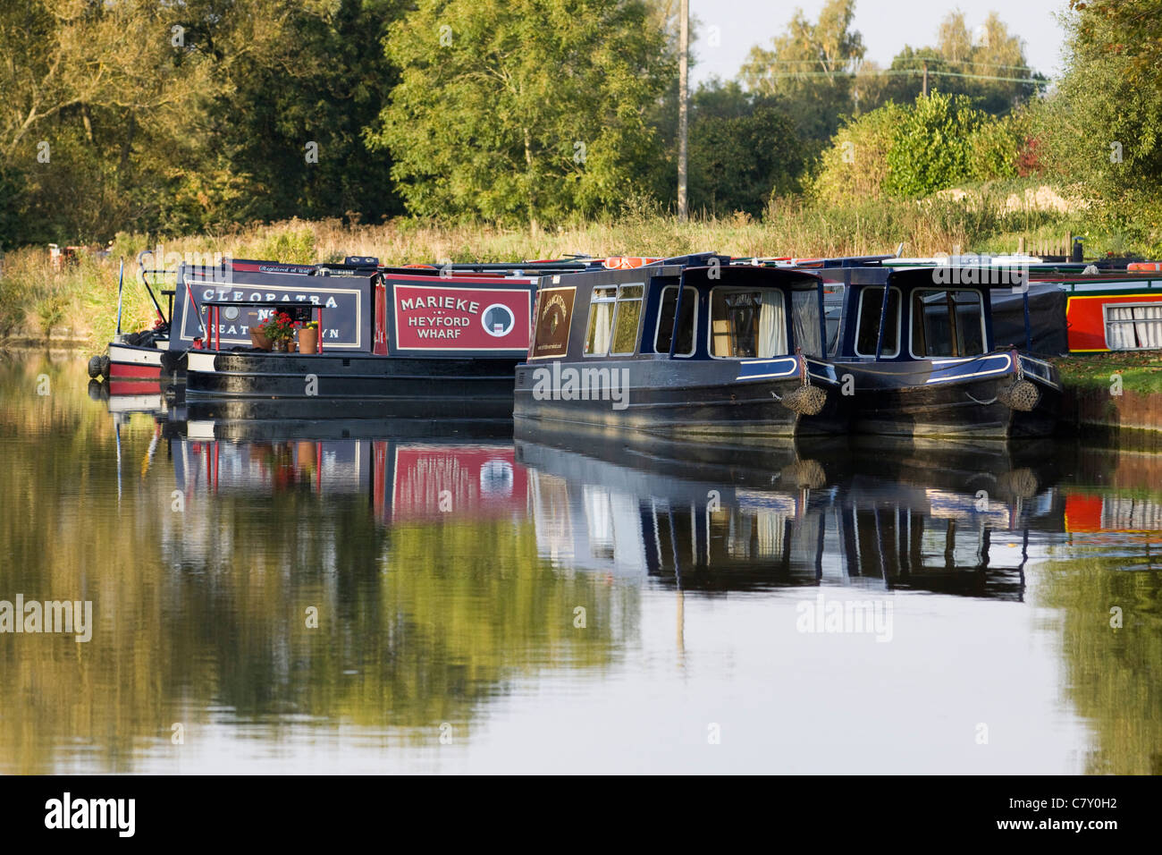 Inland waterways boating holidays hi-res stock photography and images ...