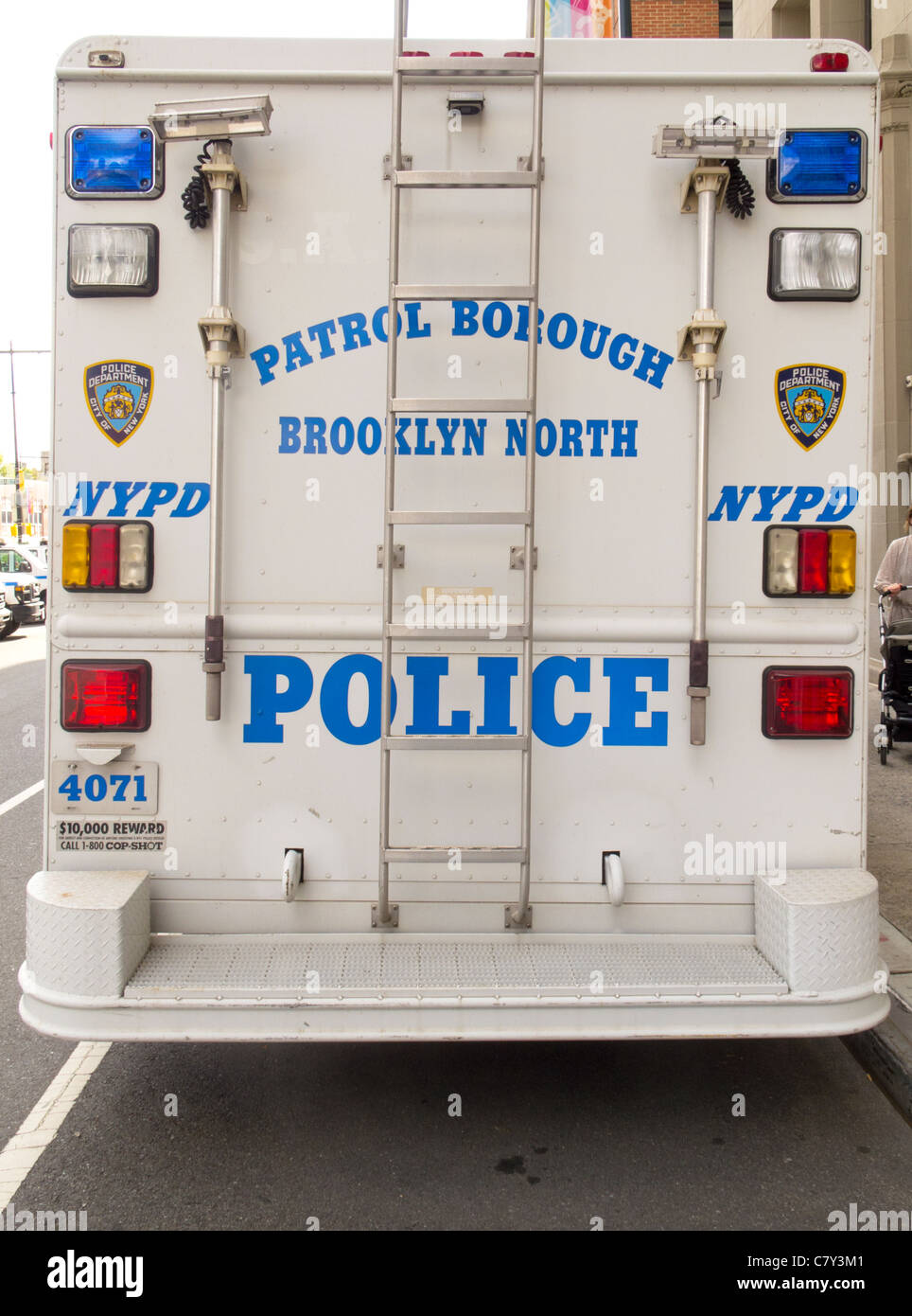 Back of police van hi-res stock photography and images - Alamy