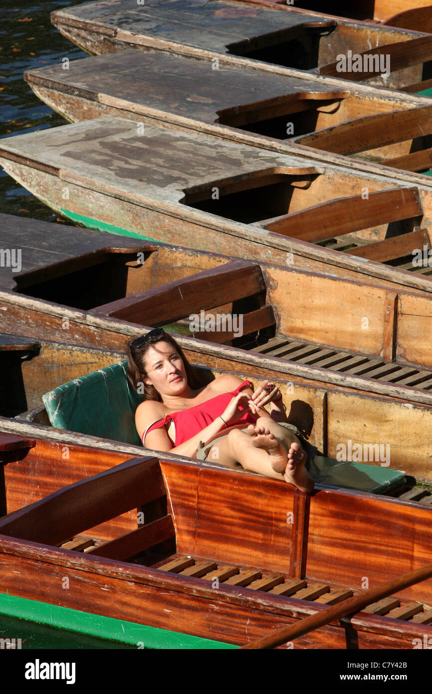 Girl sunbathing looking hi-res stock photography and images - Alamy