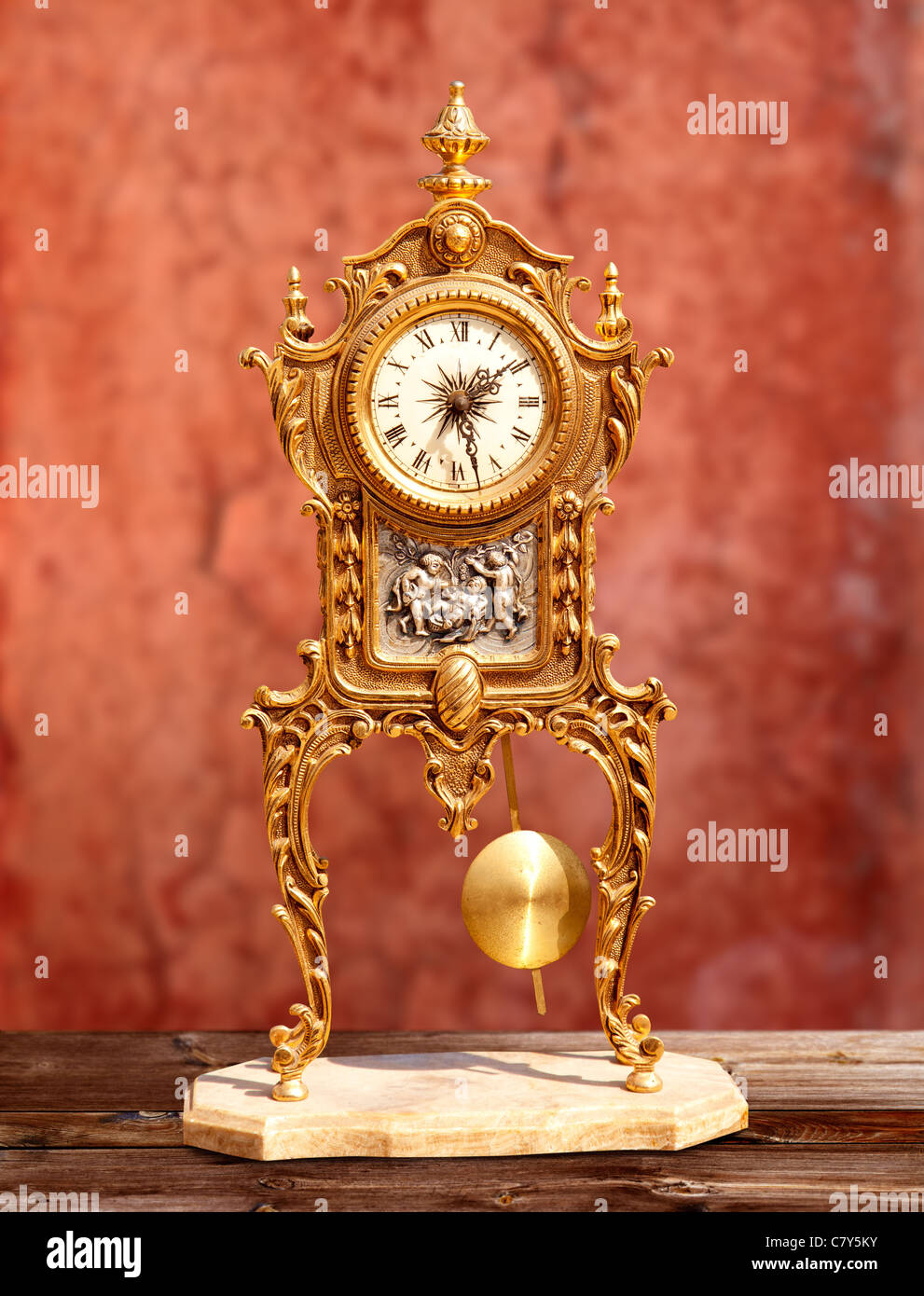 Hanging pendulum hi-res stock photography and images - Alamy