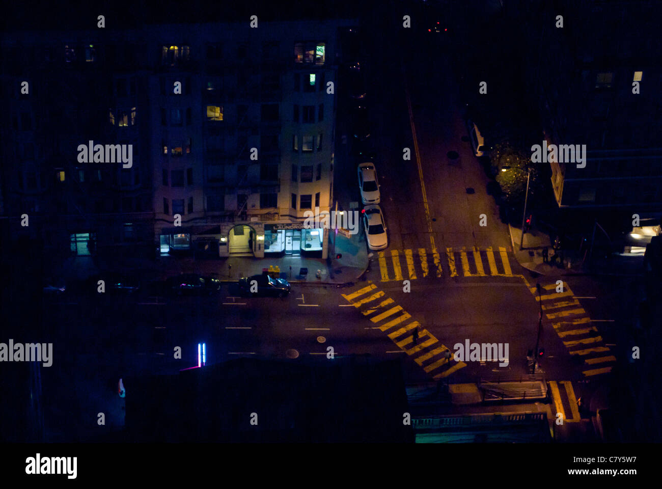 City streetlight hi-res stock photography and images - Alamy