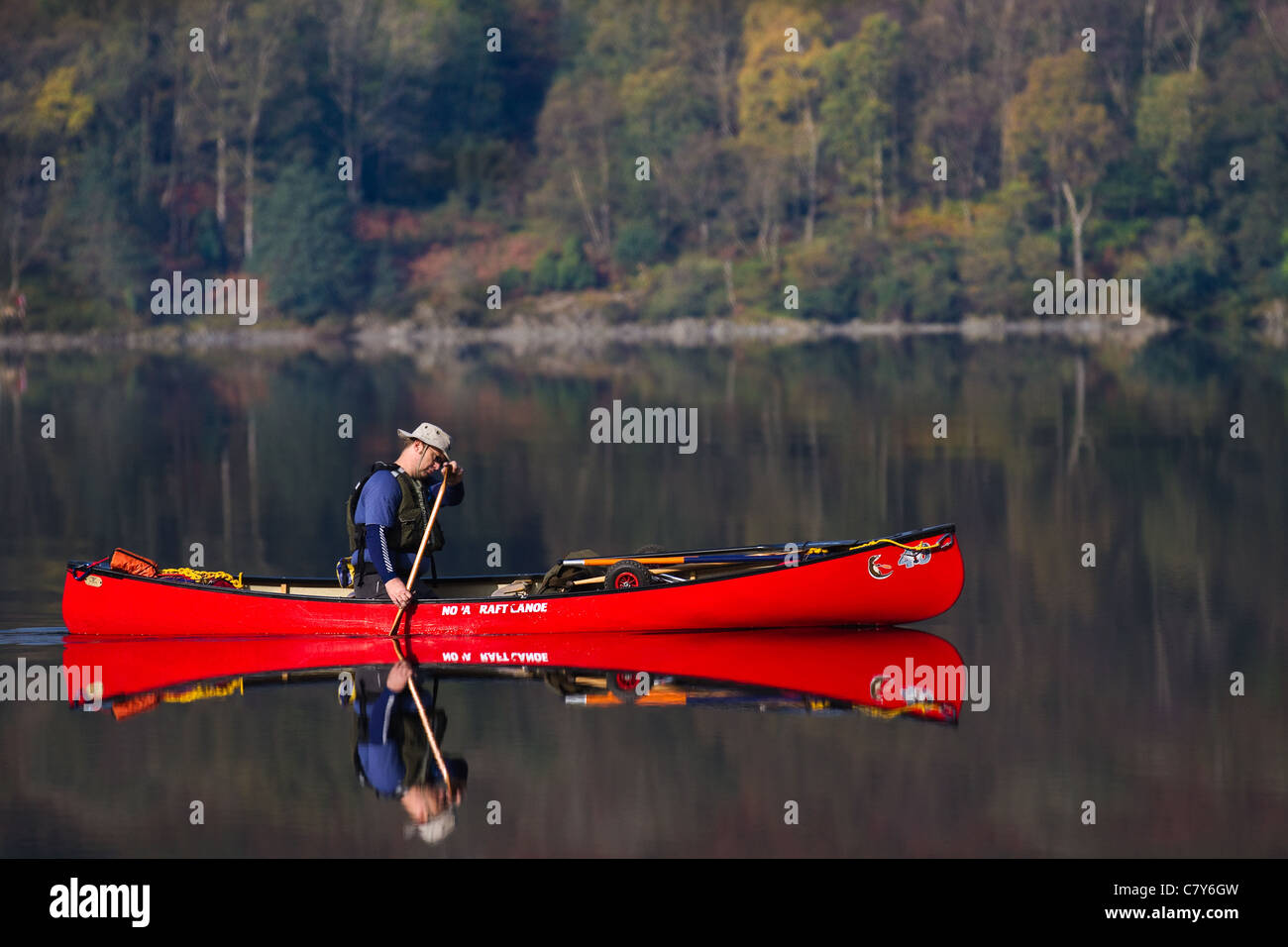Red Canadian Canoe High Resolution Stock Photography and Images - Alamy