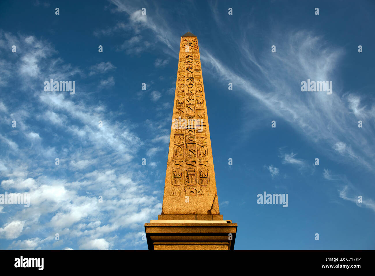 Obelisk luxor place de la concorde hi-res stock photography and images ...