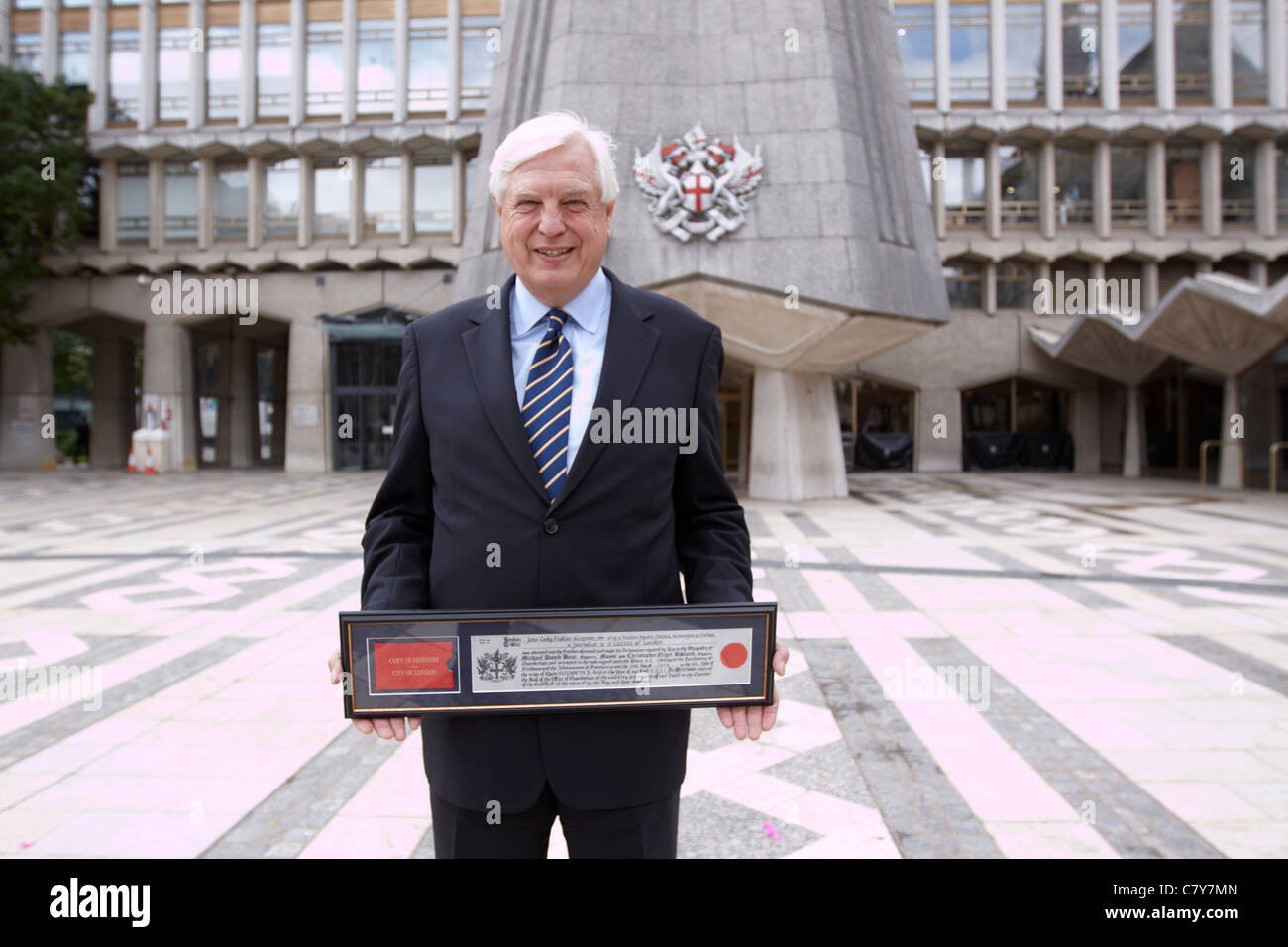 Freedom city of london certificate hi-res stock photography and images ...