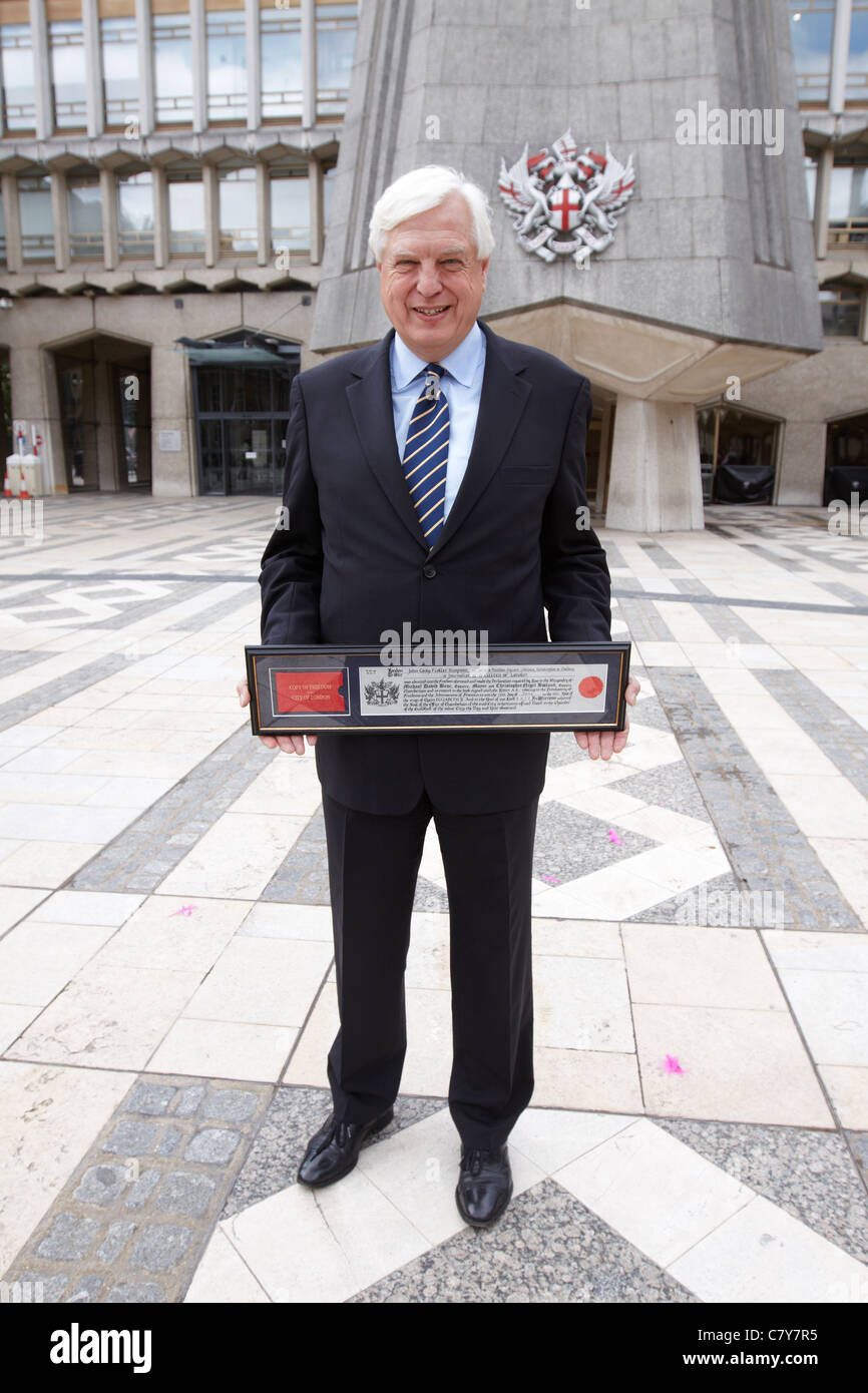 Freedom city of london certificate hi-res stock photography and images ...