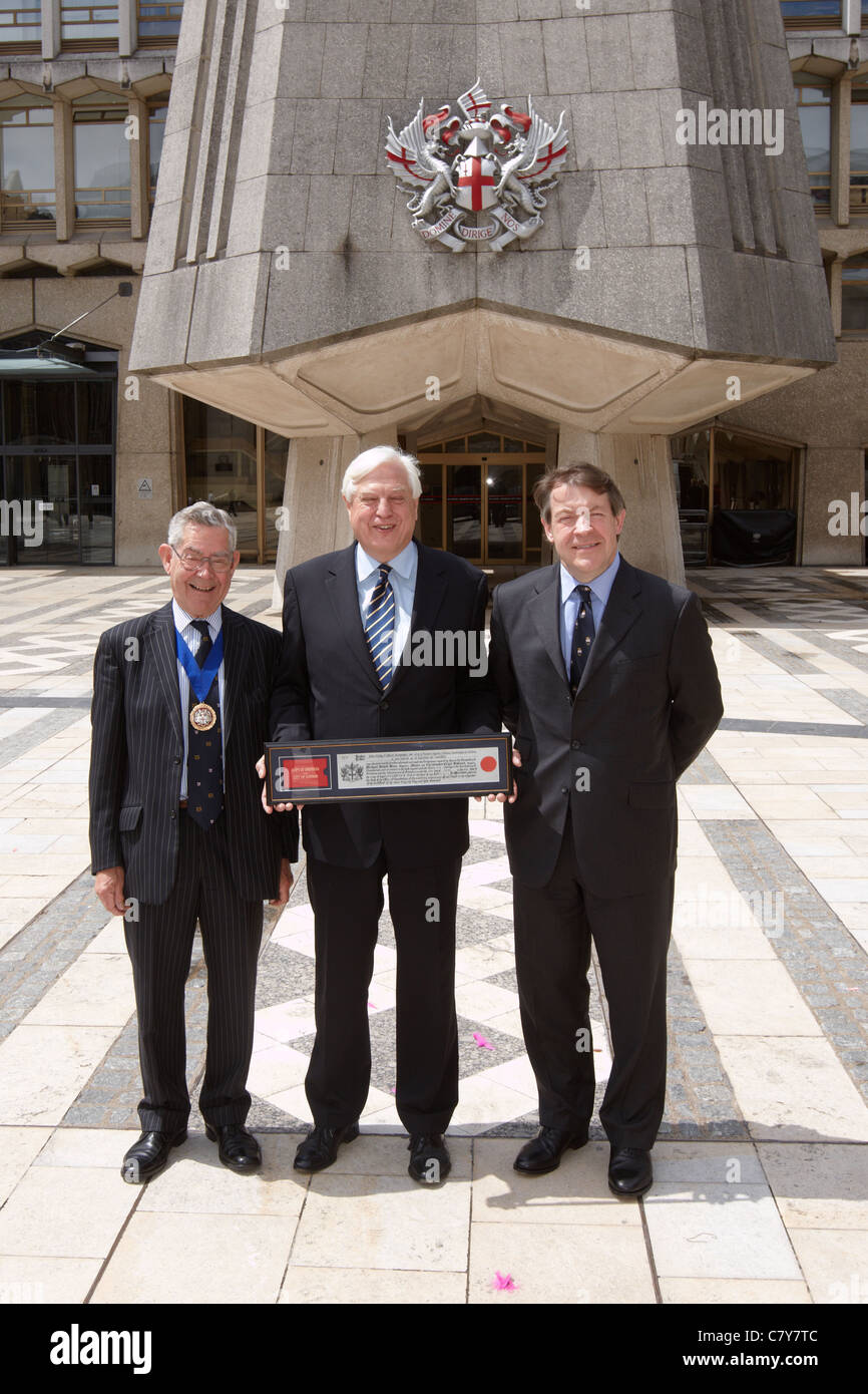 The BBC's John Simpson receives the Freedom of the City of London for ...