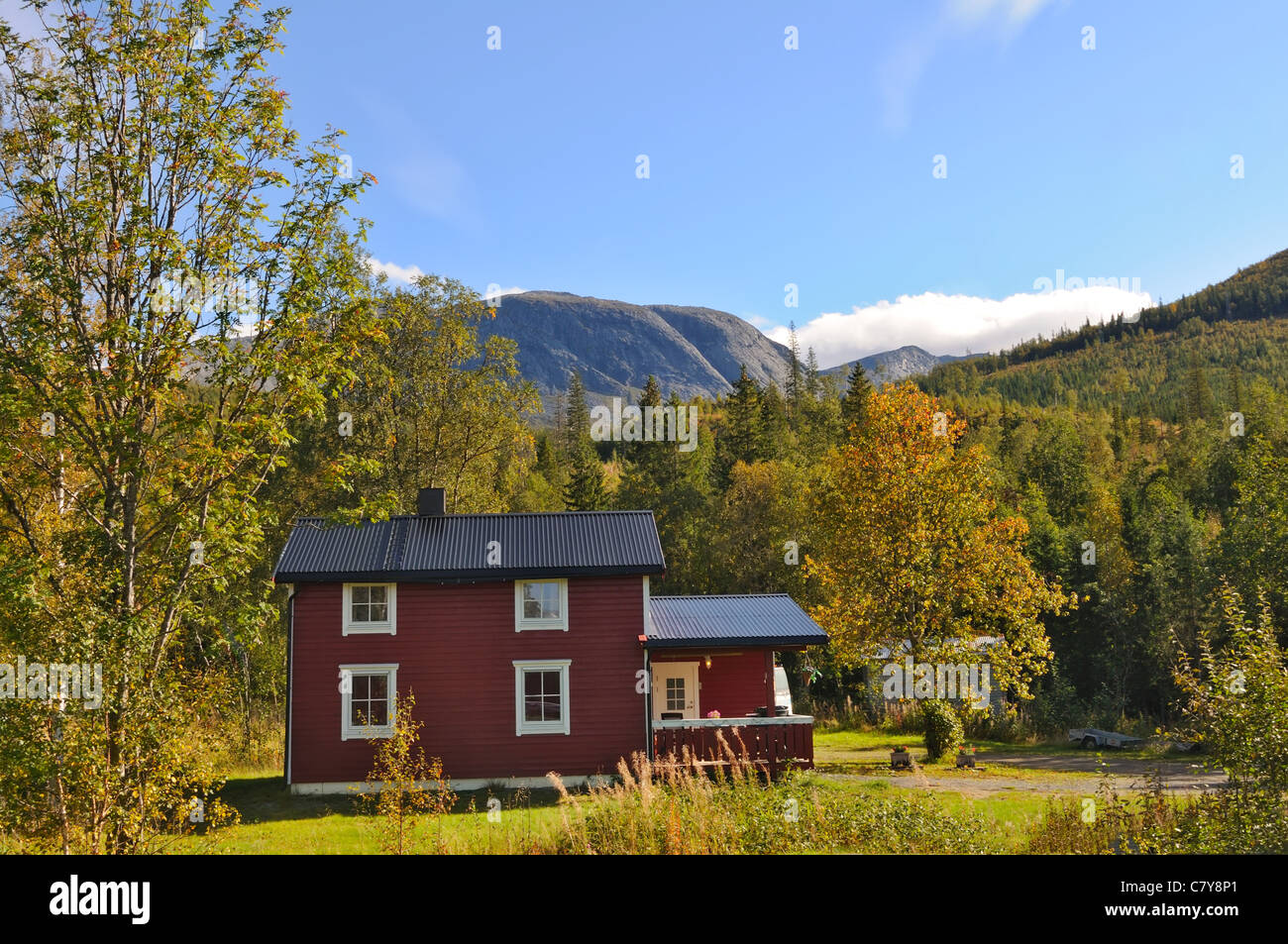 Traditional norwegian wood house hi-res stock photography and images ...