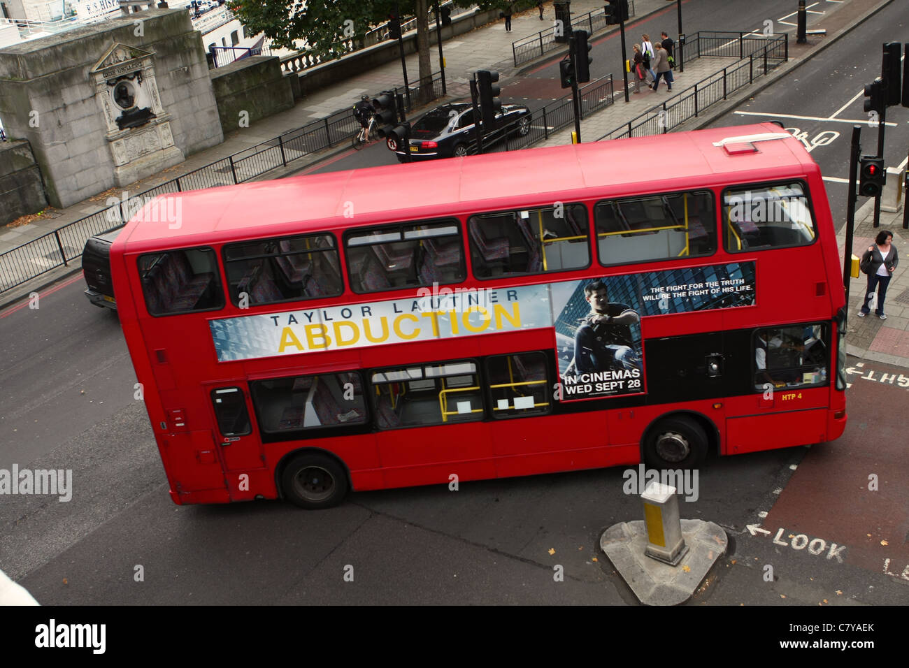 Bus turning tight corner hi-res stock photography and images - Alamy