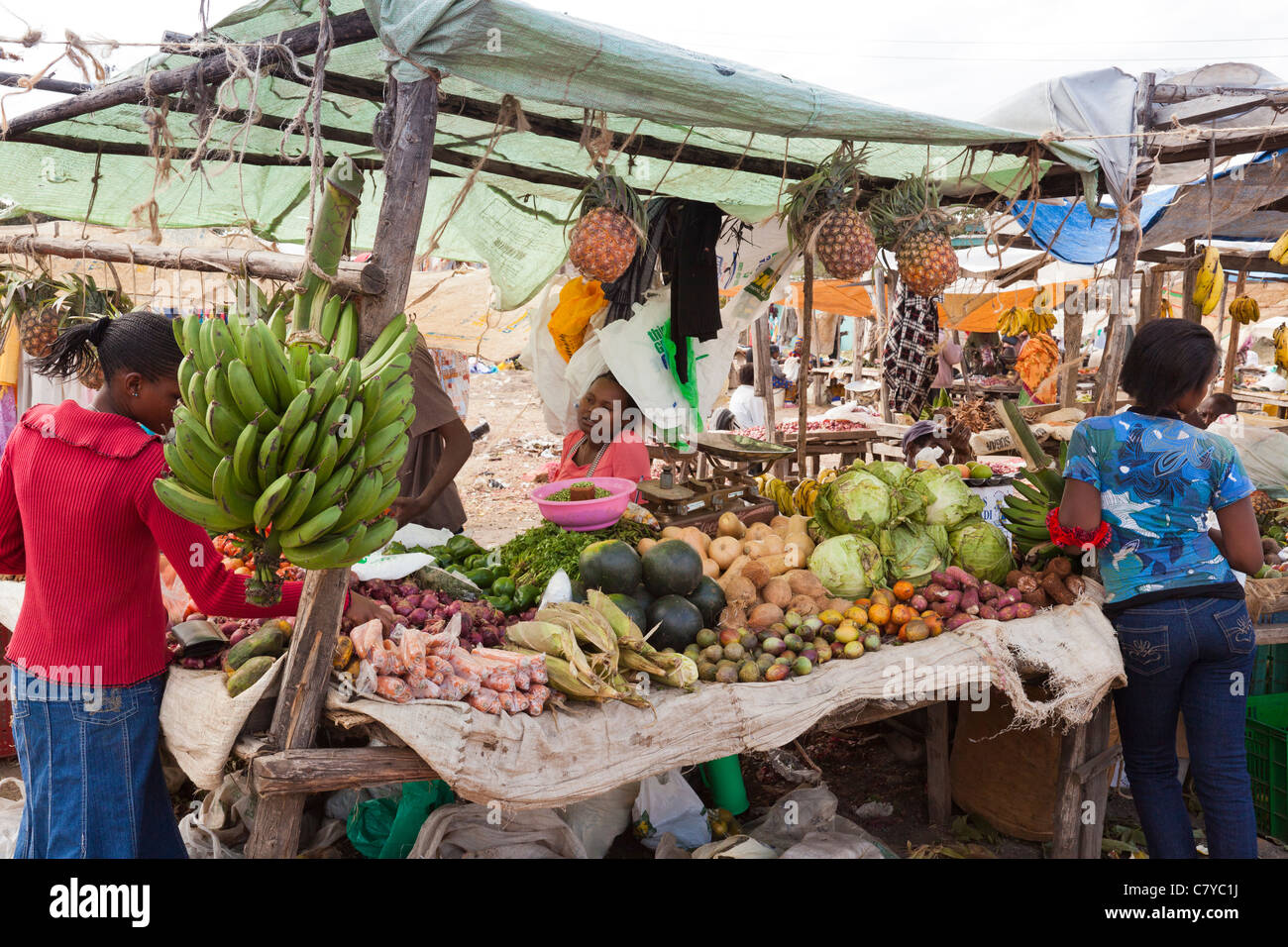 Vegetable stall in the market at Kajiado, Kenya Stock Photo - Alamy