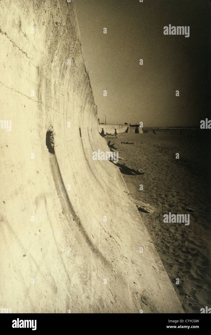 Tonal Beach High Resolution Stock Photography and Images - Alamy