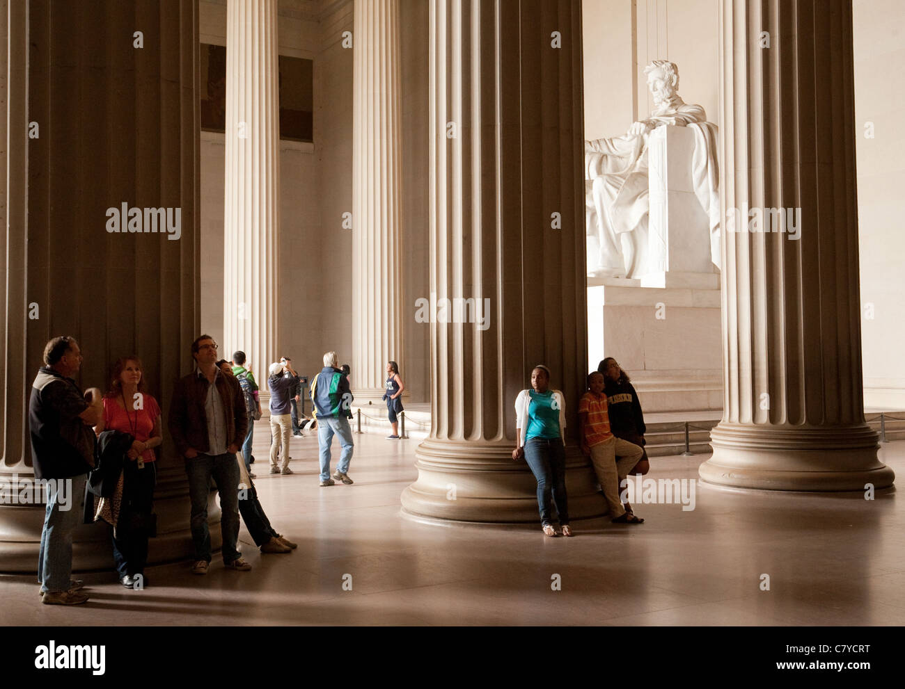 Tourists at the Lincoln Memorial, Washington DC USA Stock Photo - Alamy