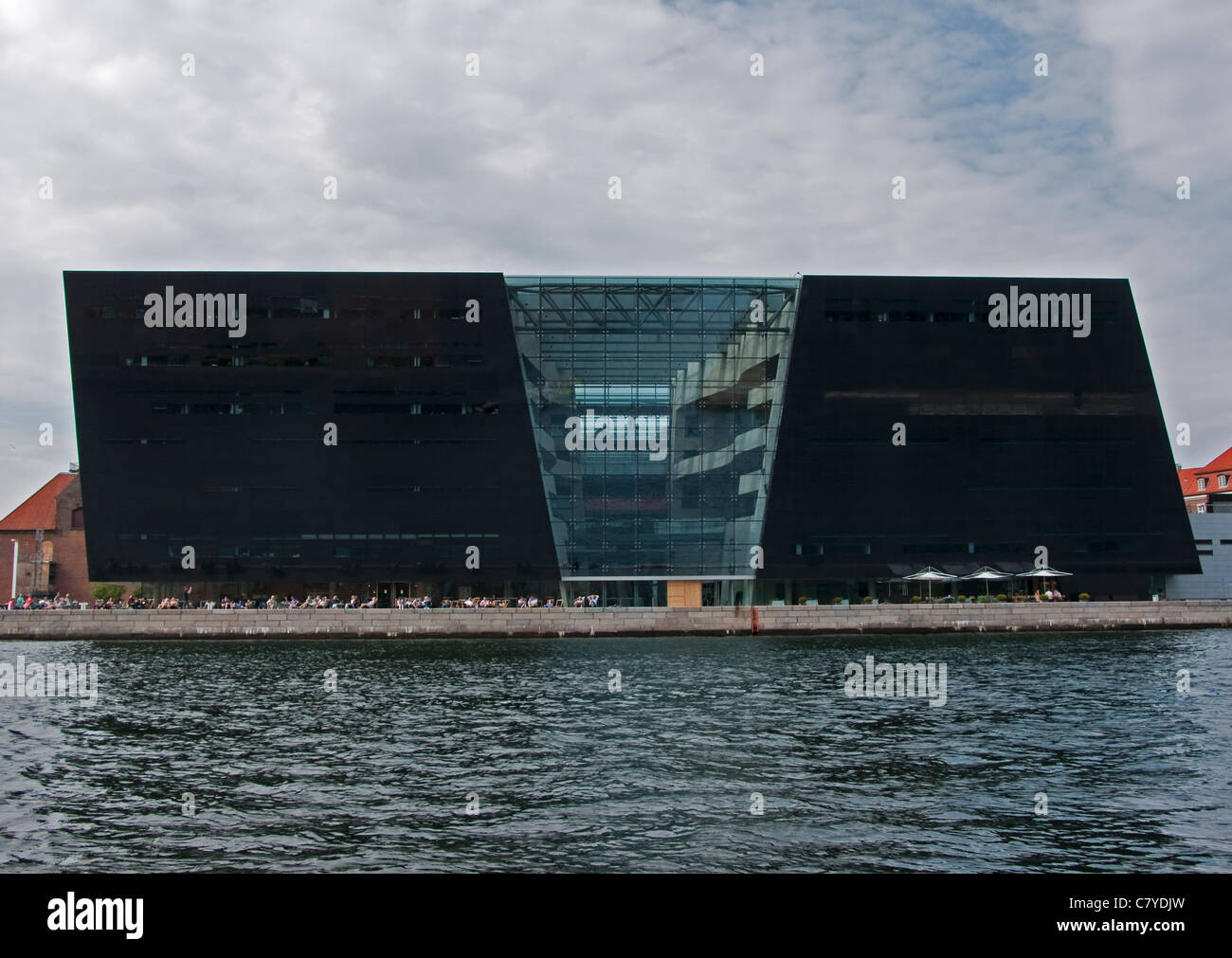 Den Sorte Diamant (The Black Diamond) modern building on Copenhagen's ...