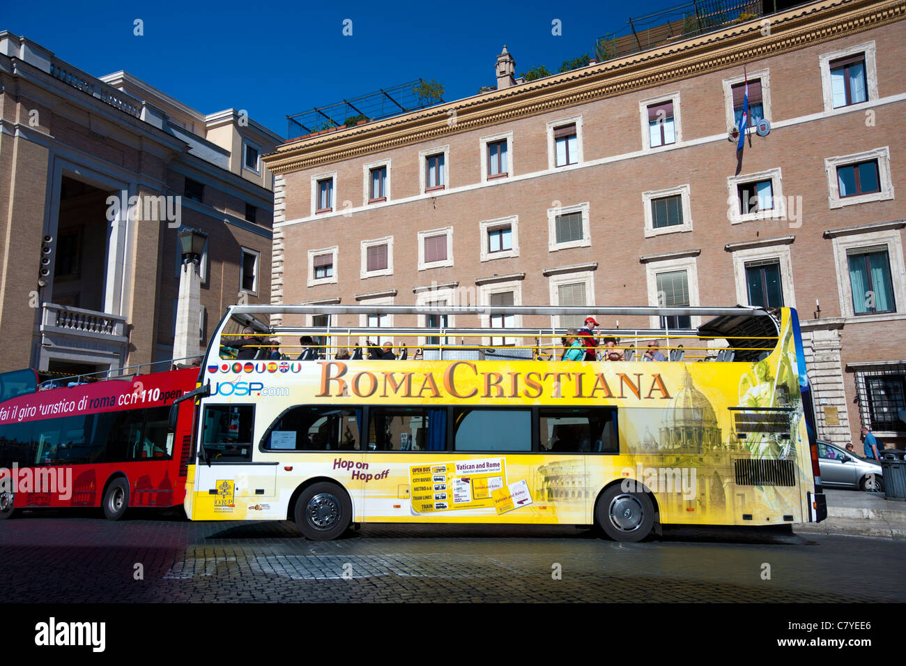 Yellow open top bus hi-res stock photography and images - Alamy