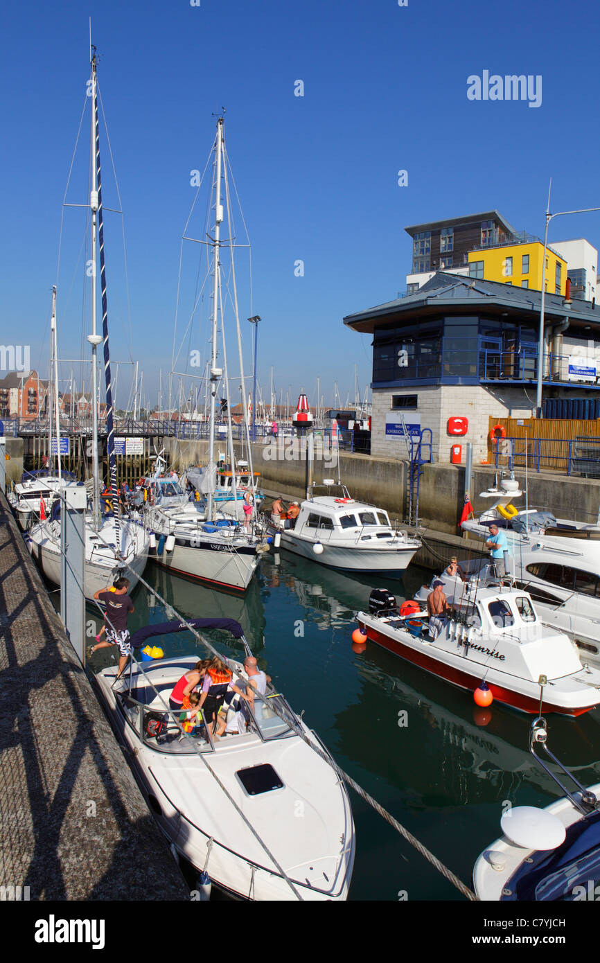 Sovereign harbour lock hi-res stock photography and images - Alamy