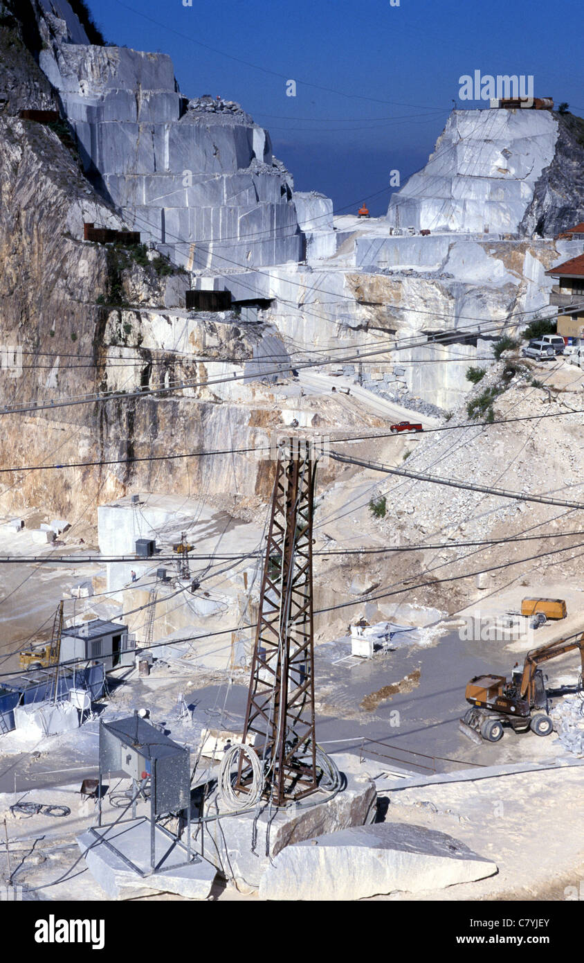 Italy, Tuscany, Apuan Alps, quarry of Carrara marble Stock Photo - Alamy
