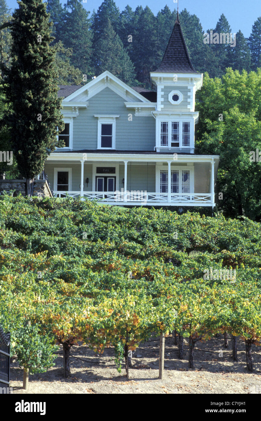 Napa vineyards buildings hi-res stock photography and images - Alamy