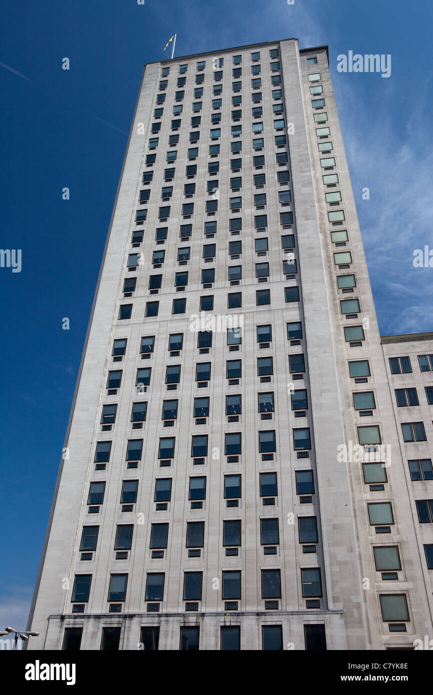 The Shell Oil Head Office on the South Bank in London Stock Photo - Alamy