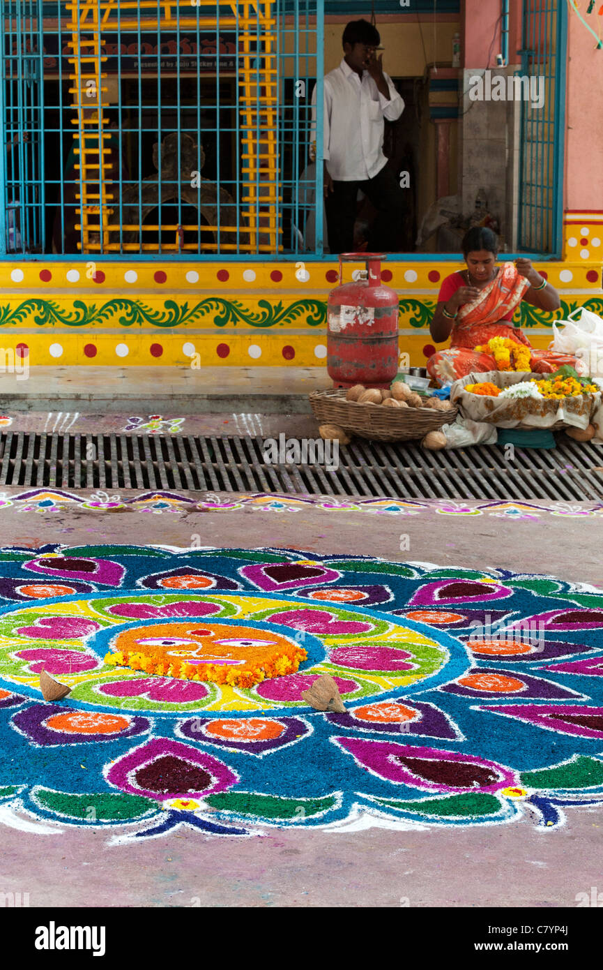 A flower rangoli hi-res stock photography and images - Alamy