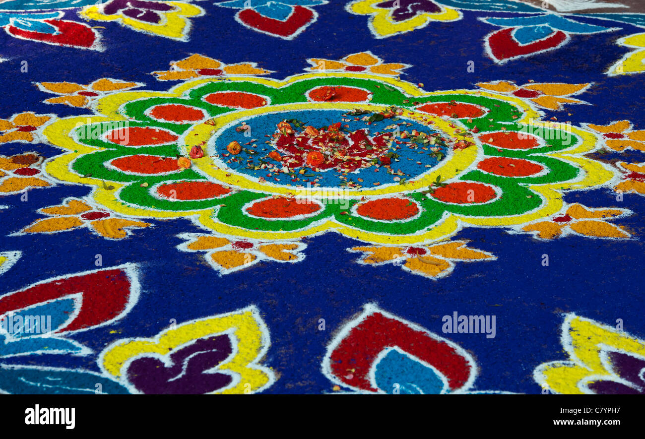 Rangoli pattern outside hindu temple hi-res stock photography and ...