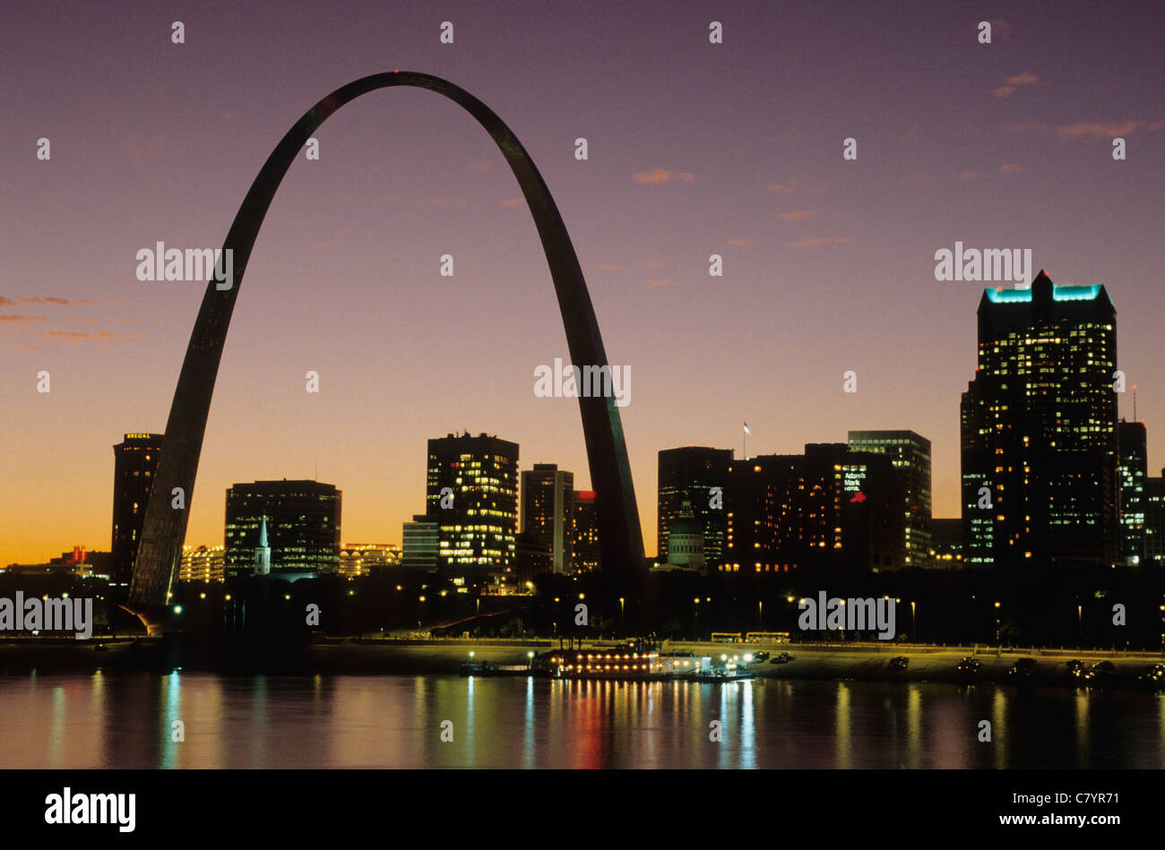 Usa, Missouri, Saint Louis, cityscape and Gateway Arch Stock Photo - Alamy