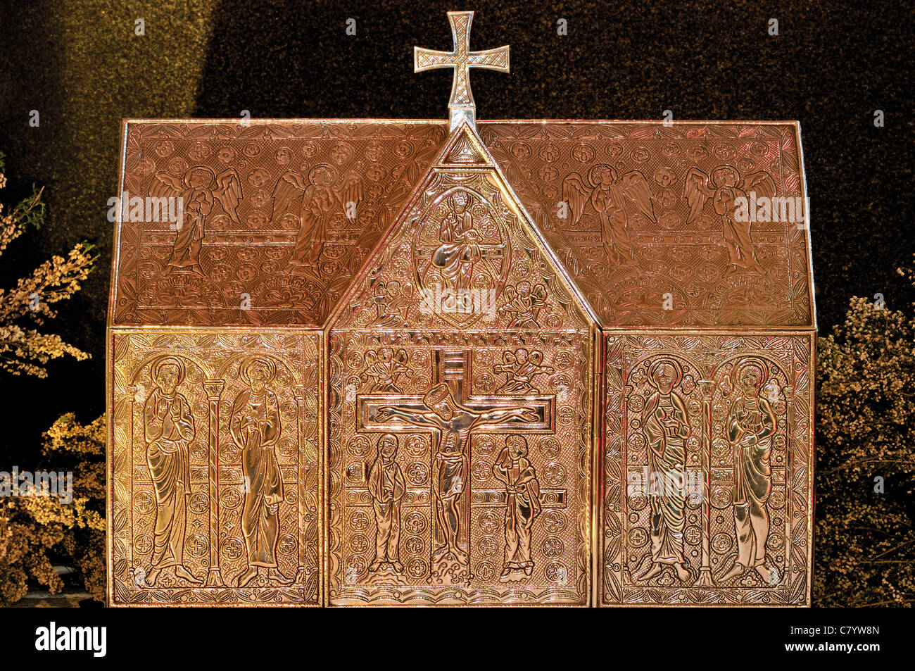 Holy communion wonder of o cebreiro hi-res stock photography and images ...