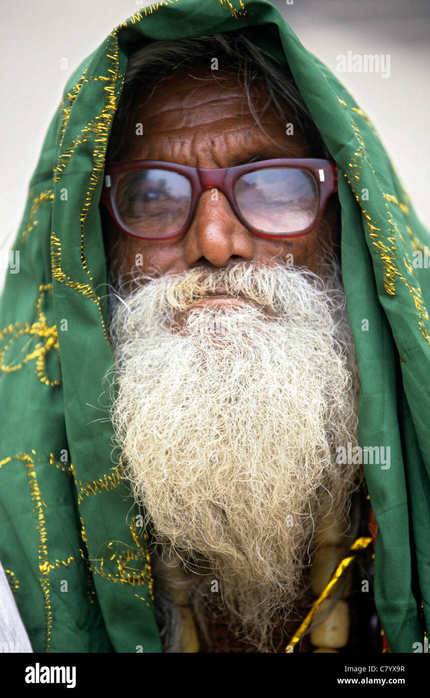 India, Lucknow, Old man Stock Photo - Alamy
