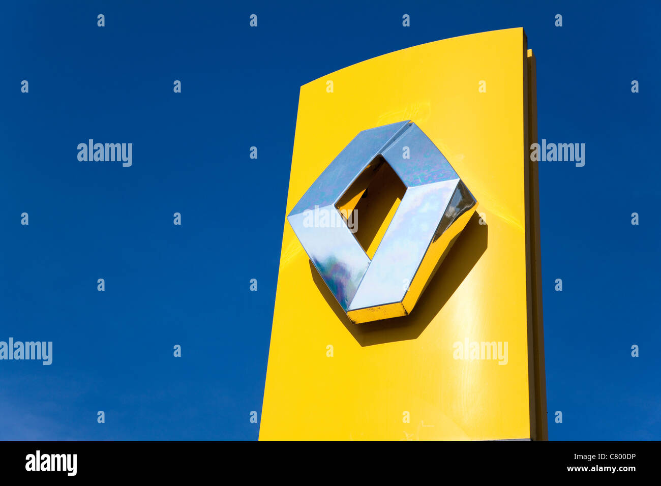 Sign, Renault, Haywards, Main Dealer, Kent, UK Stock Photo - Alamy