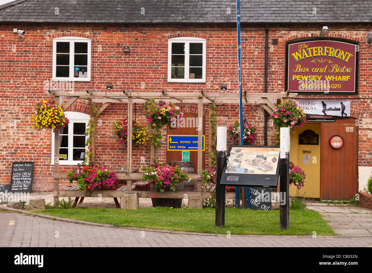 Pewsey Wharf at Kennet and Avon Canal, Pewsey, Wiltshire, UK Stock ...