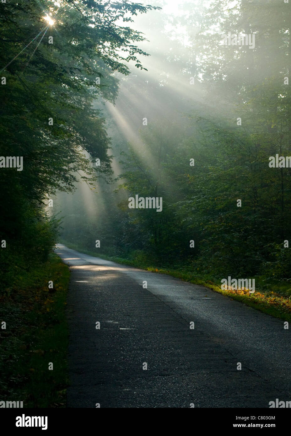 Cloud light ray road hi-res stock photography and images - Alamy