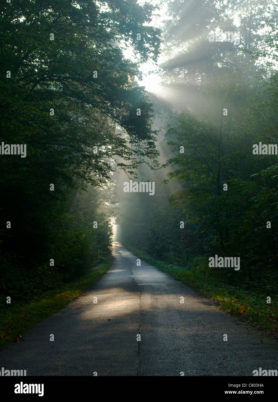 Cloud light ray road hi-res stock photography and images - Alamy