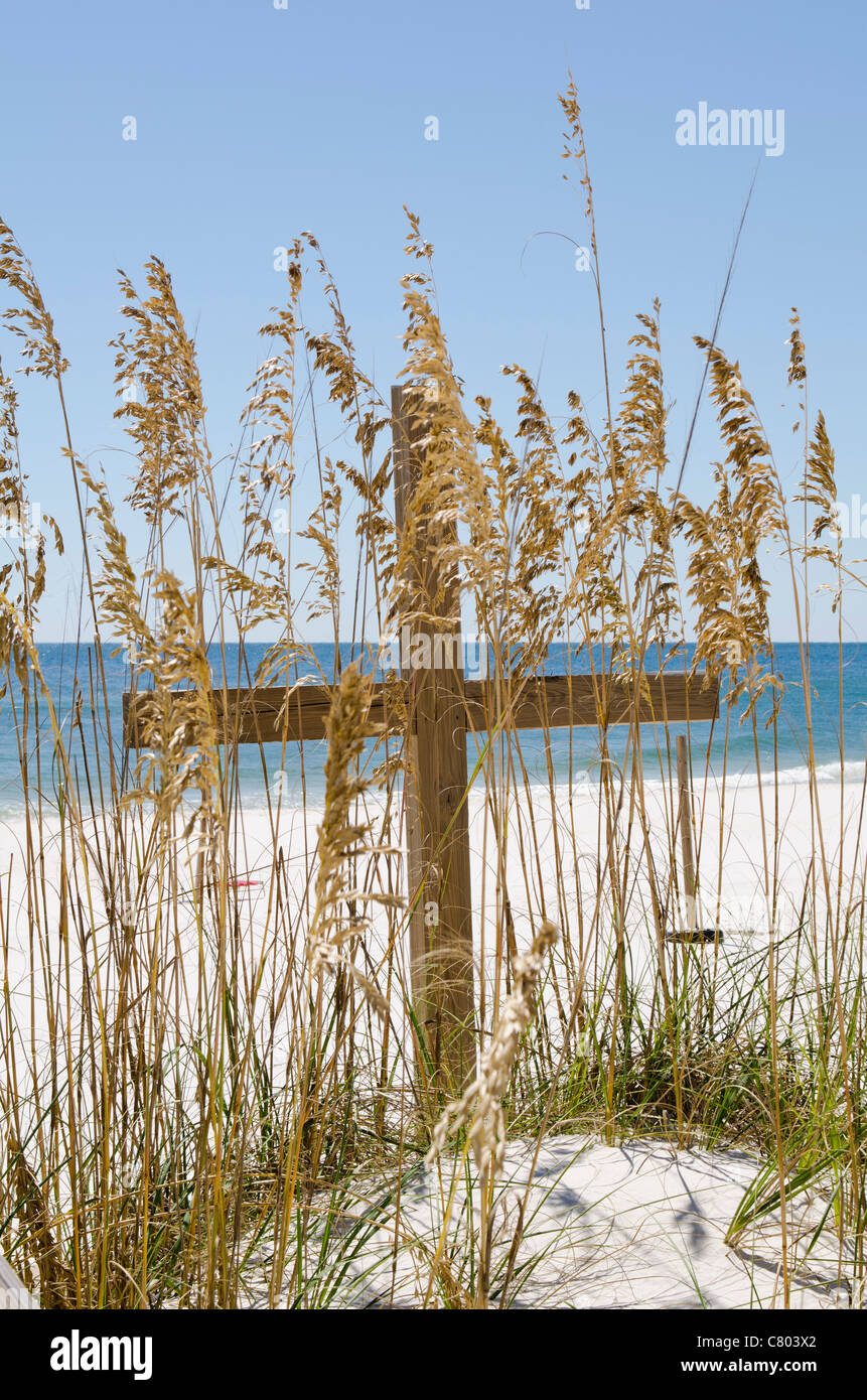A cross on a sandy white beach Stock Photo - Alamy