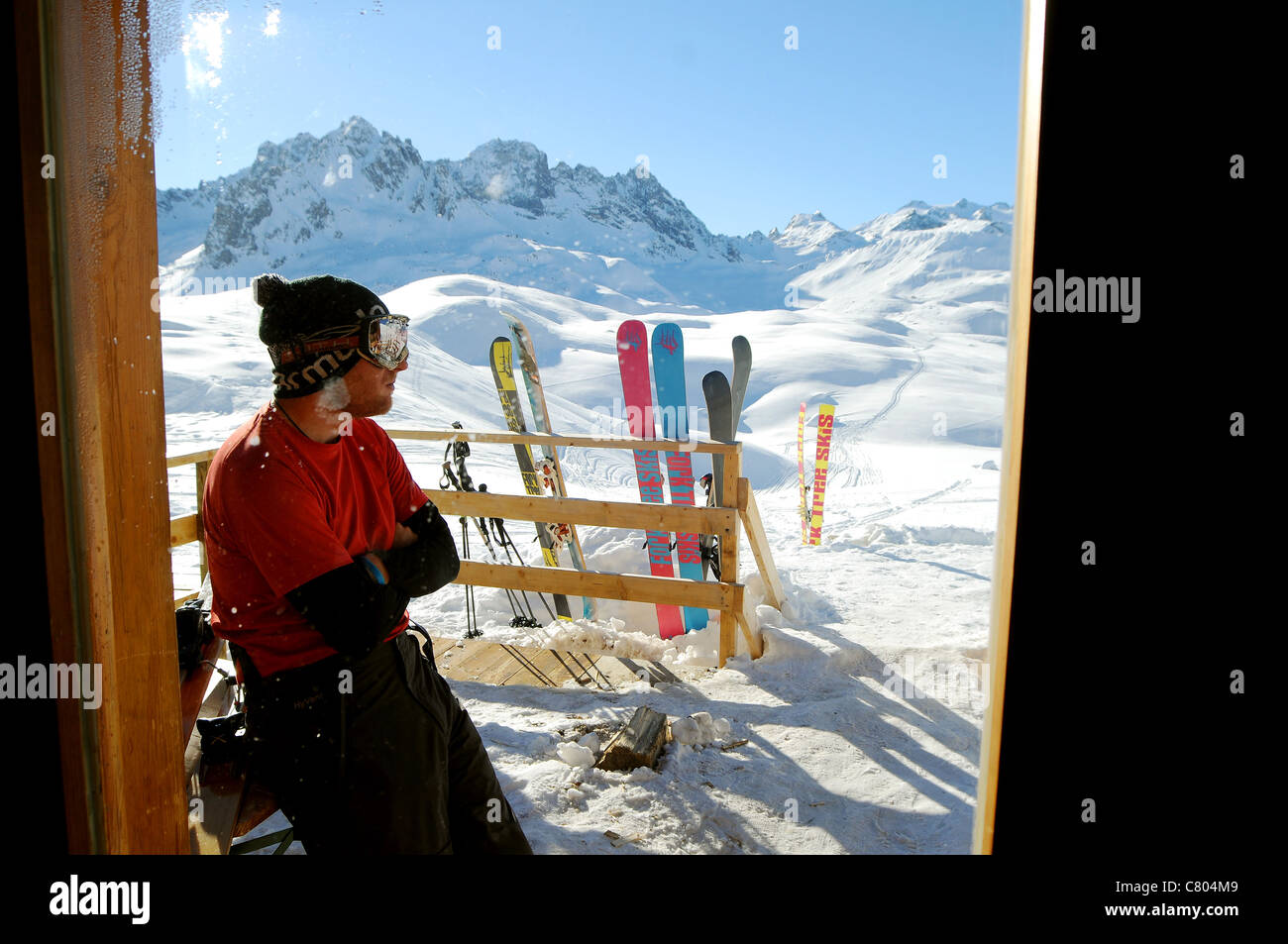 Back view skier in hi-res stock photography and images - Alamy