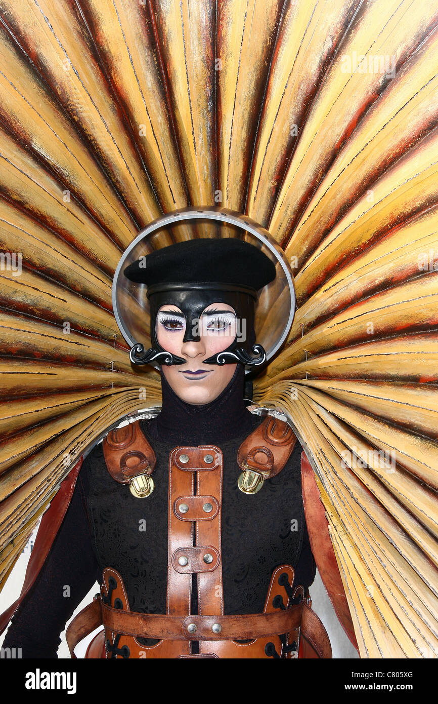 IRIS ACTORS CIRQUE DU SOLEIL IRIS. WORLD PREMIERE HOLLYWOOD LOS ANGELES ...