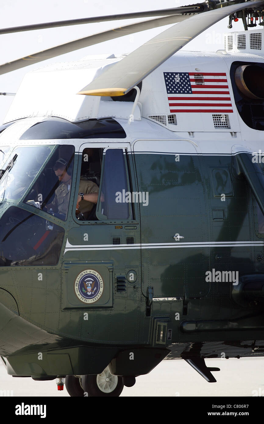 MARINE ONE US PRESIDENT BARACK OBAMA LANDS AT LAX LOS ANGELES ...