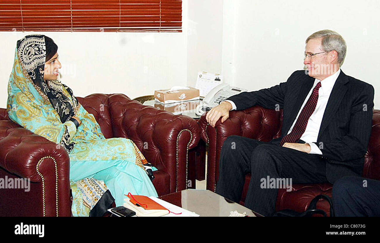 Hina Rabbani Khar in meeting with Steve Hadley, Senior Fellow at the US ...