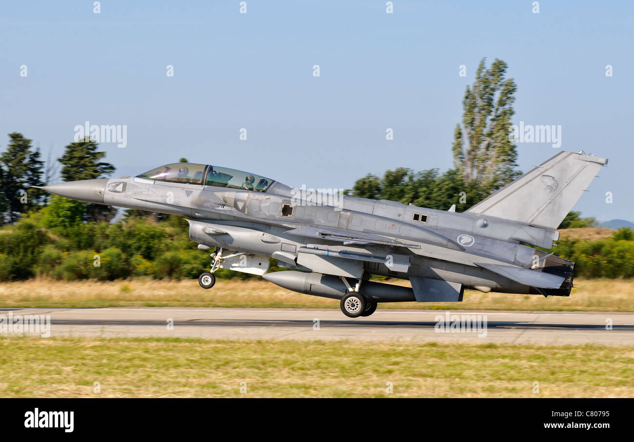 F 16d royal singapore air force hi-res stock photography and images - Alamy